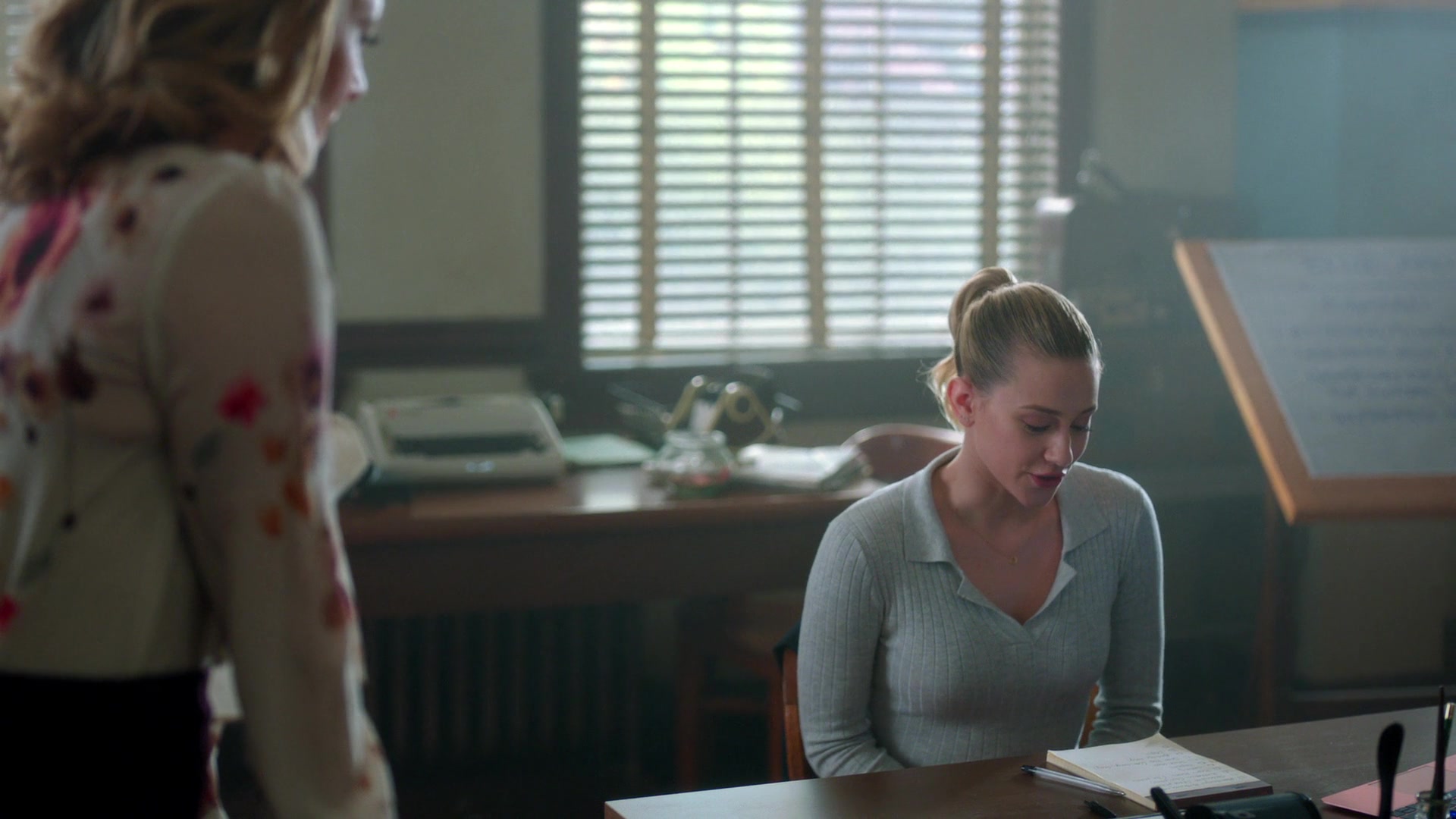 1.10 Chapter Ten: The Lost Weekend - R110-00226 - Riverdale Screencaps